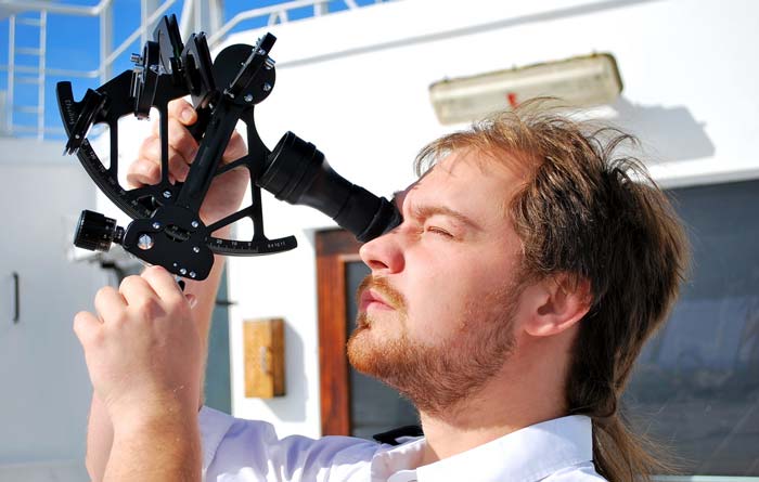 What is the best time for taking a star sight ? - MySeaTime